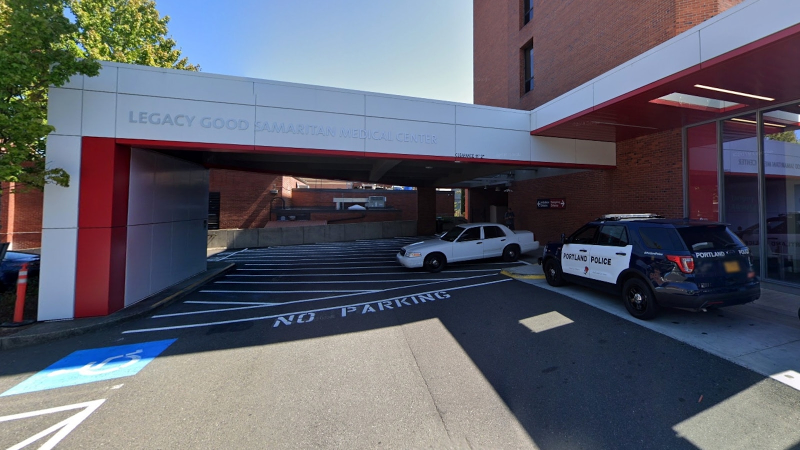 Security guard killed in shooting at hospital in Portland, Oregon ...
