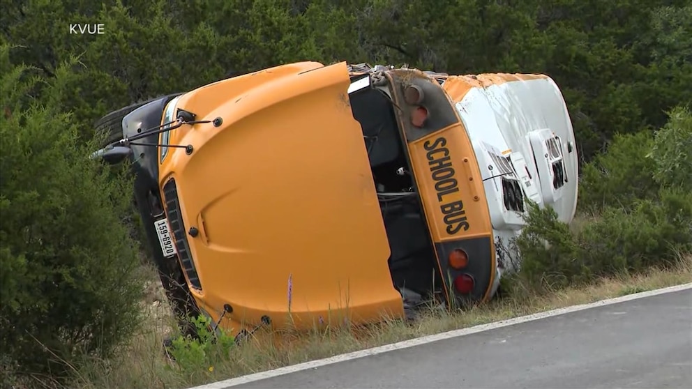 Video Texas elementary school bus crashes on first day of classes - ABC ...