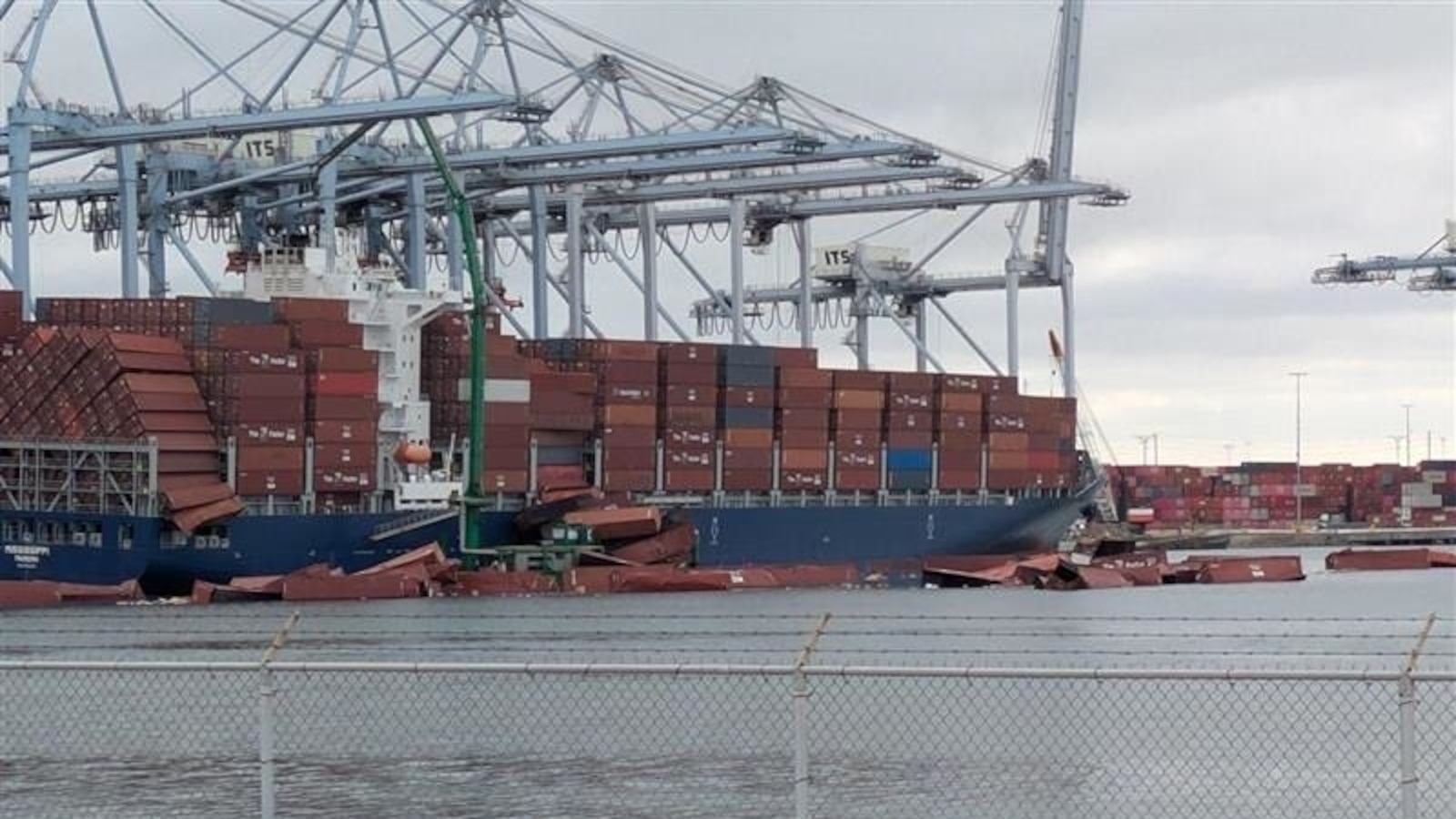 Cargo ship incident plunges containers into California waters, halting ...