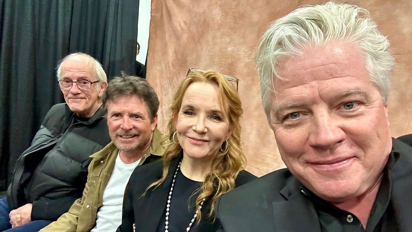 'Back to the Future' cast reunites at fan expo: See the photos - ABC News