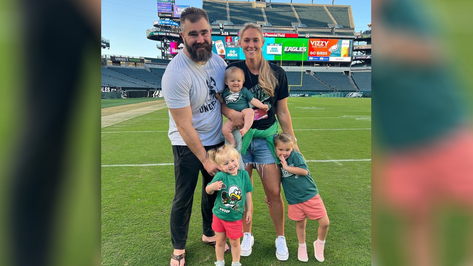 Jason Kelce's daughter Bennett cheers on dad at 1st NFL game - ABC News