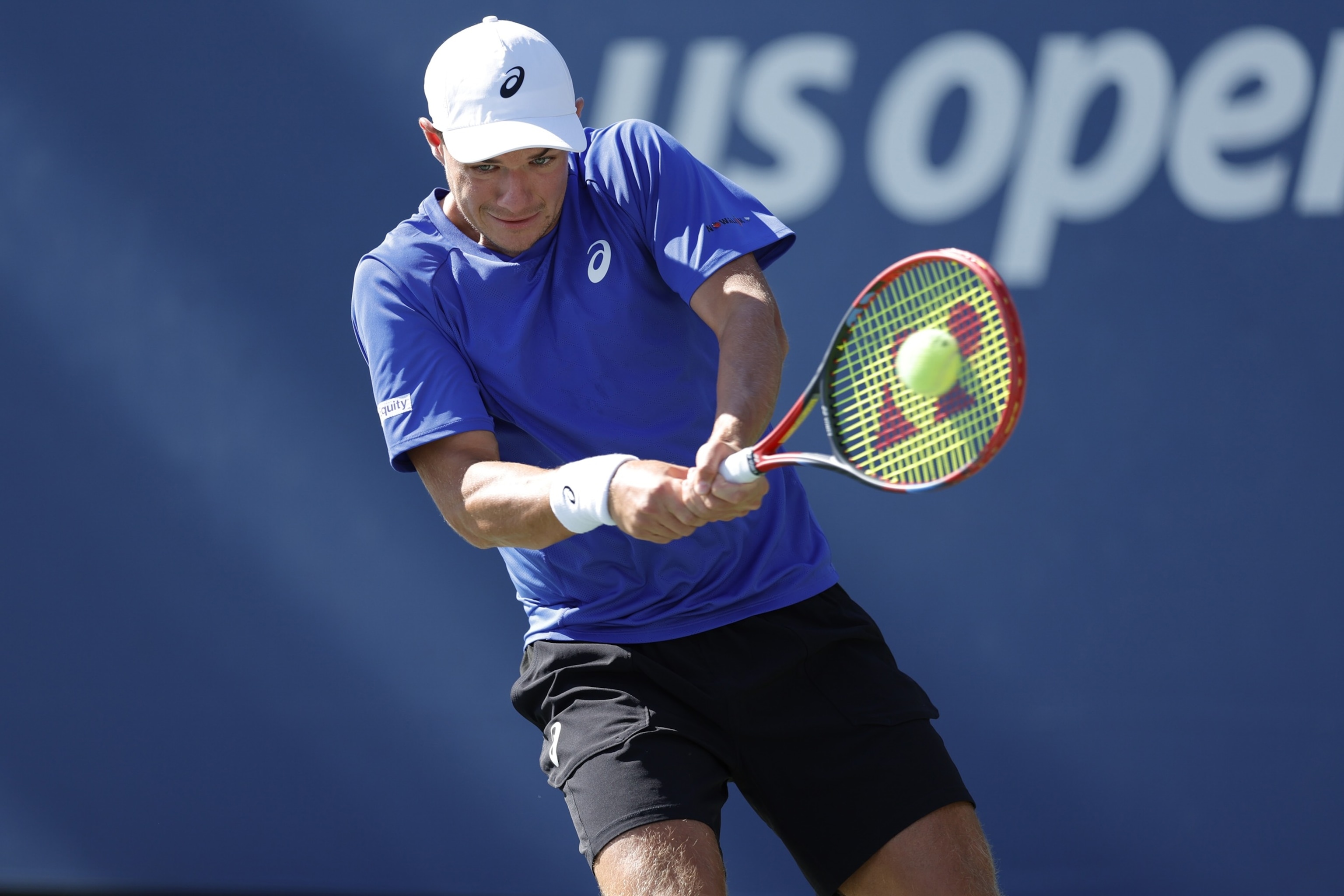 Polish tennis star Kamil Majchrzak meets young fan after viral US Open ...