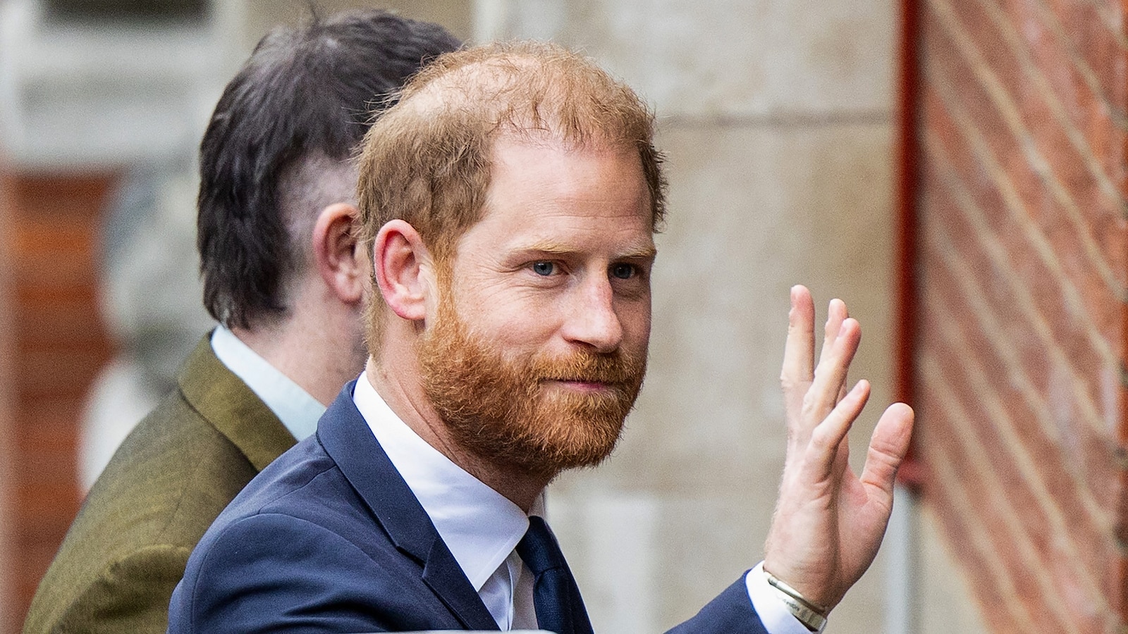 Prince Harry returns to UK for 1st day of tabloid court case - ABC News