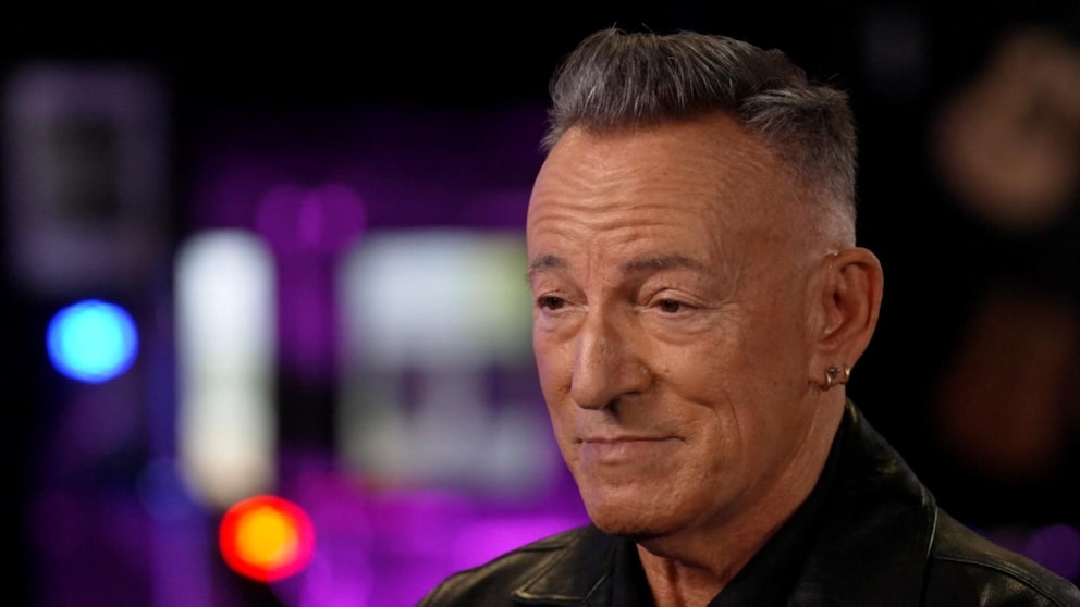 Video George Stephanopoulos with renowned rock musician Bruce Springsteen - ABC News