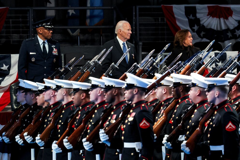 Biden thanks troops for their service at commander in chief farewell ...