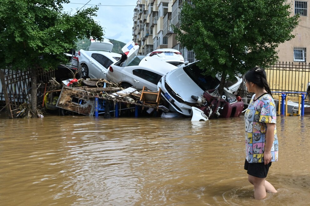 Heavy rain leaves dozens dead in Beijing, state media reports - Good ...