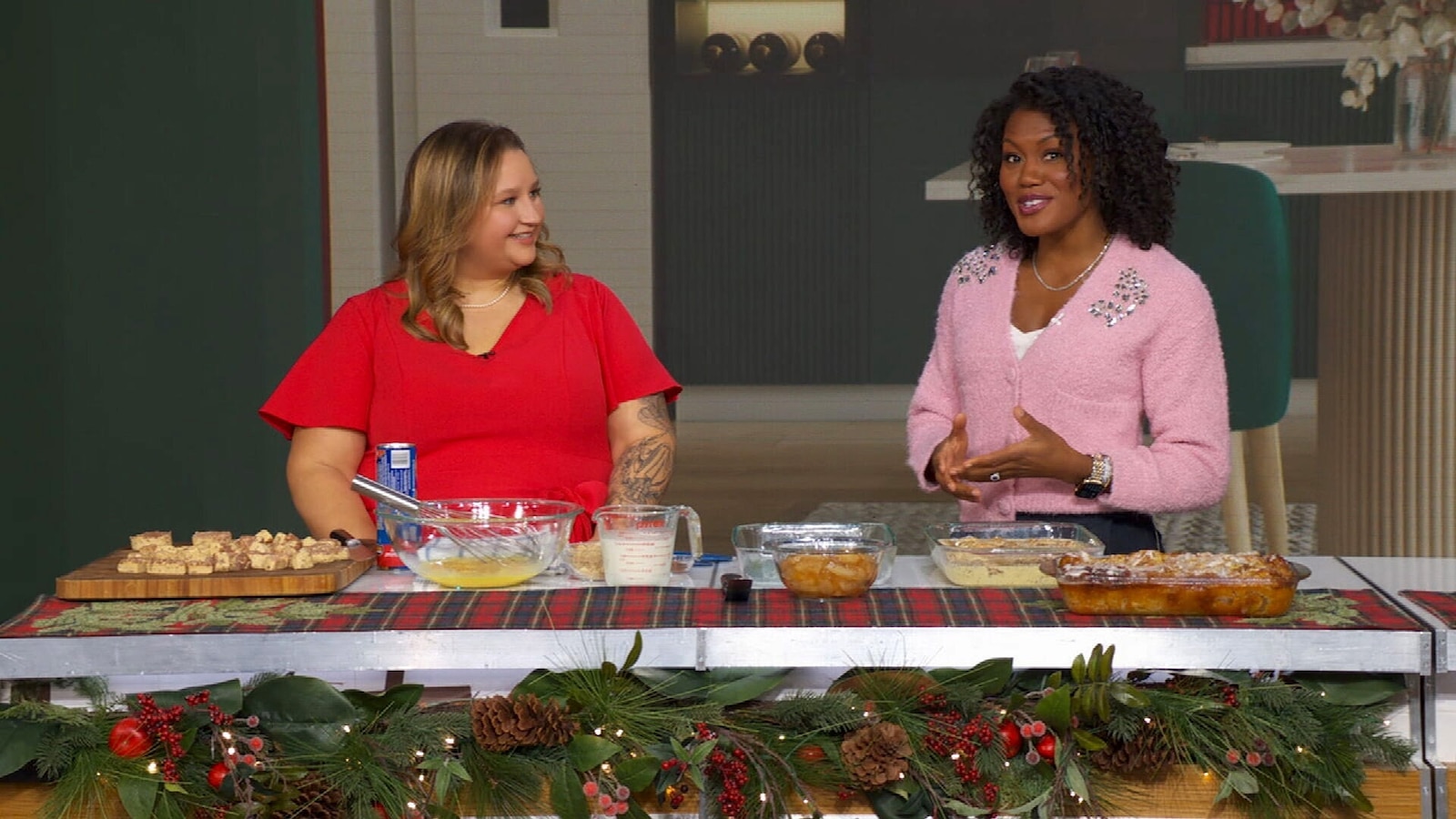 How to make apple pie French toast casserole, lazy potato sausage ...