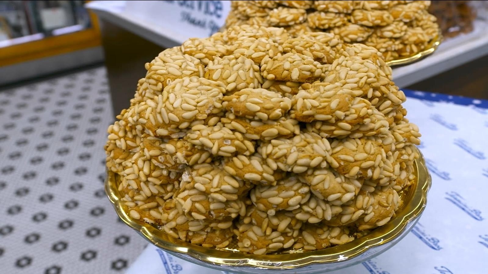 Famed bakery shares 2 holiday cookie recipes: Pignoli cookies and ...