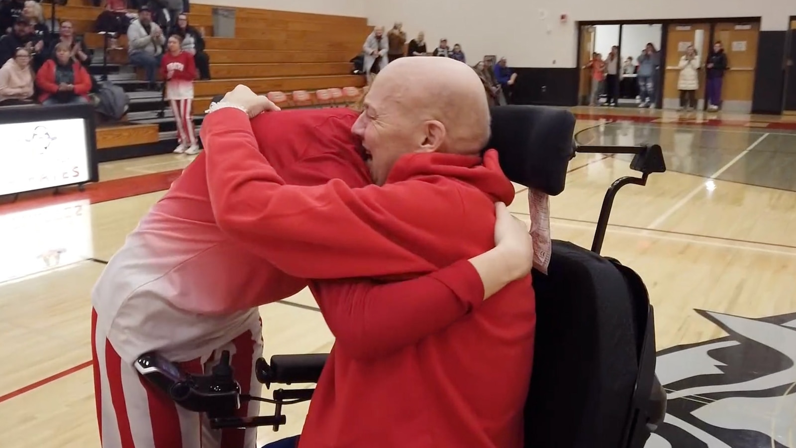 Wisconsin man battling illness surprises daughter on basketball parents ...