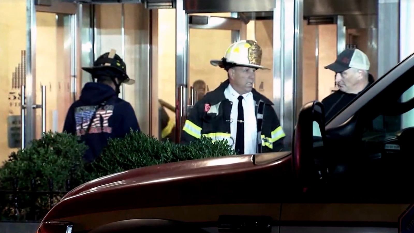 Jewelry store customer trapped in locked room overnight in New York ...