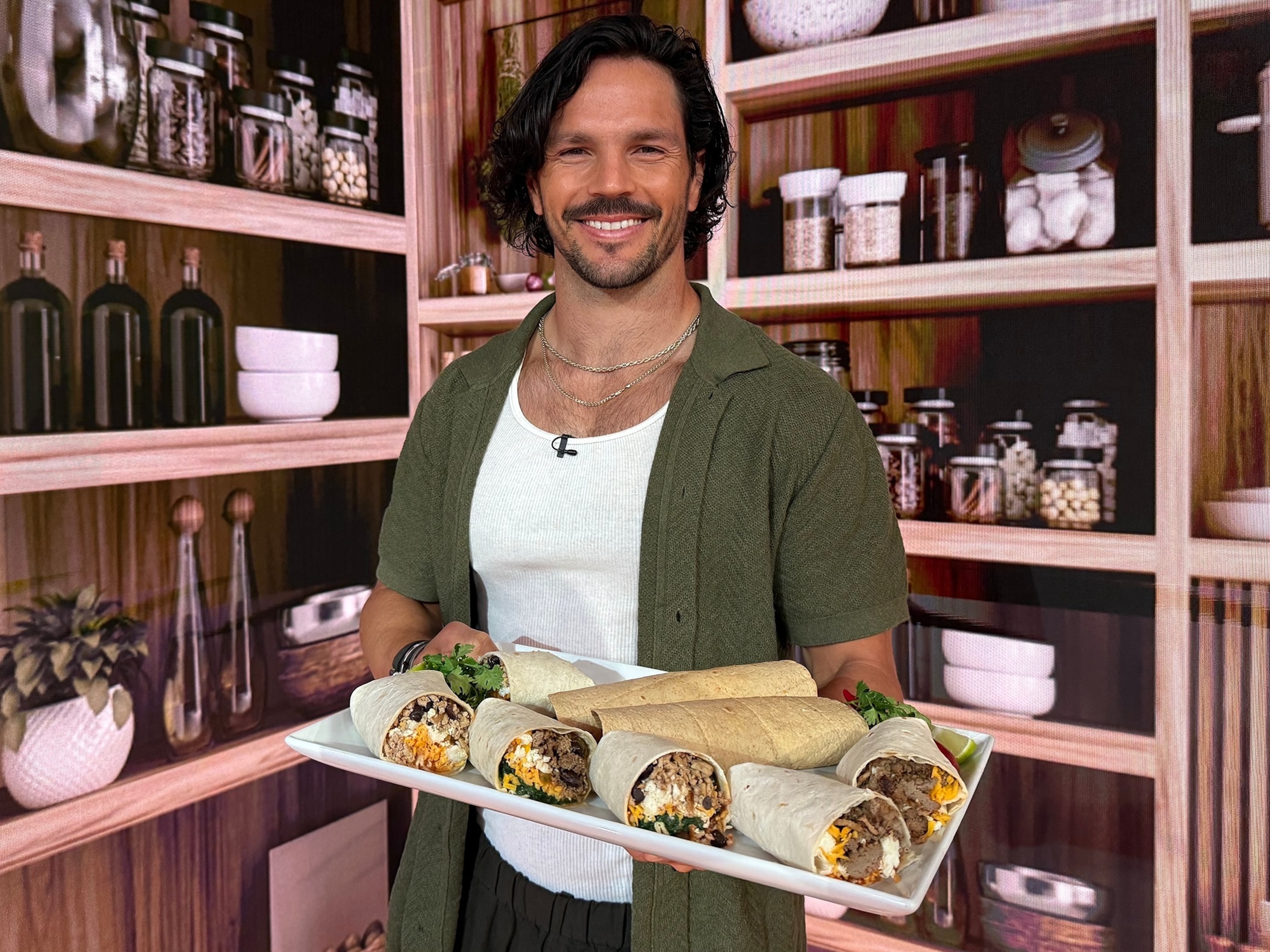 Easy, high protein breakfast burrito recipe 2 ways to kick start the ...