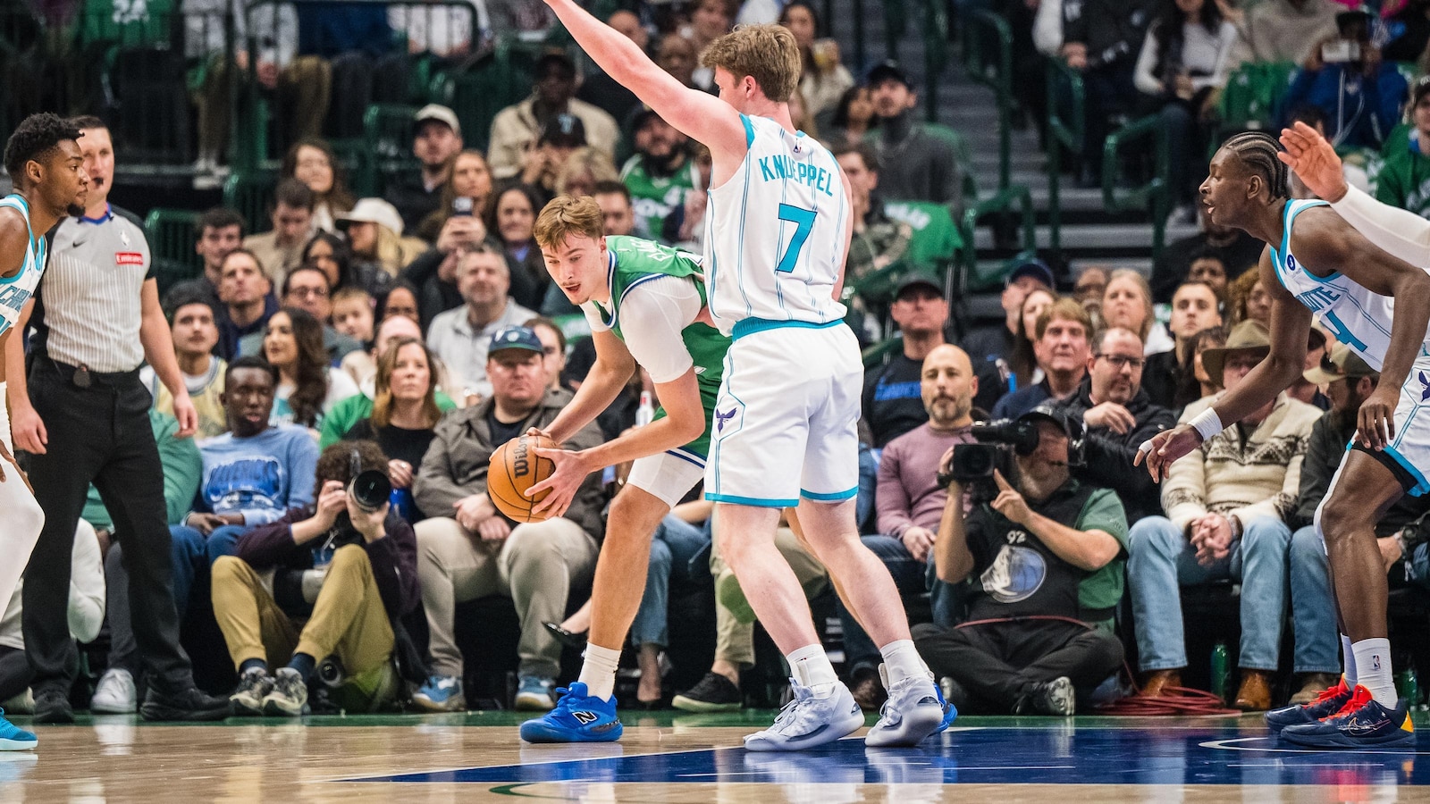 Hornets edge Mavericks 123-121 to spoil Cooper Flagg's 49-point game ...