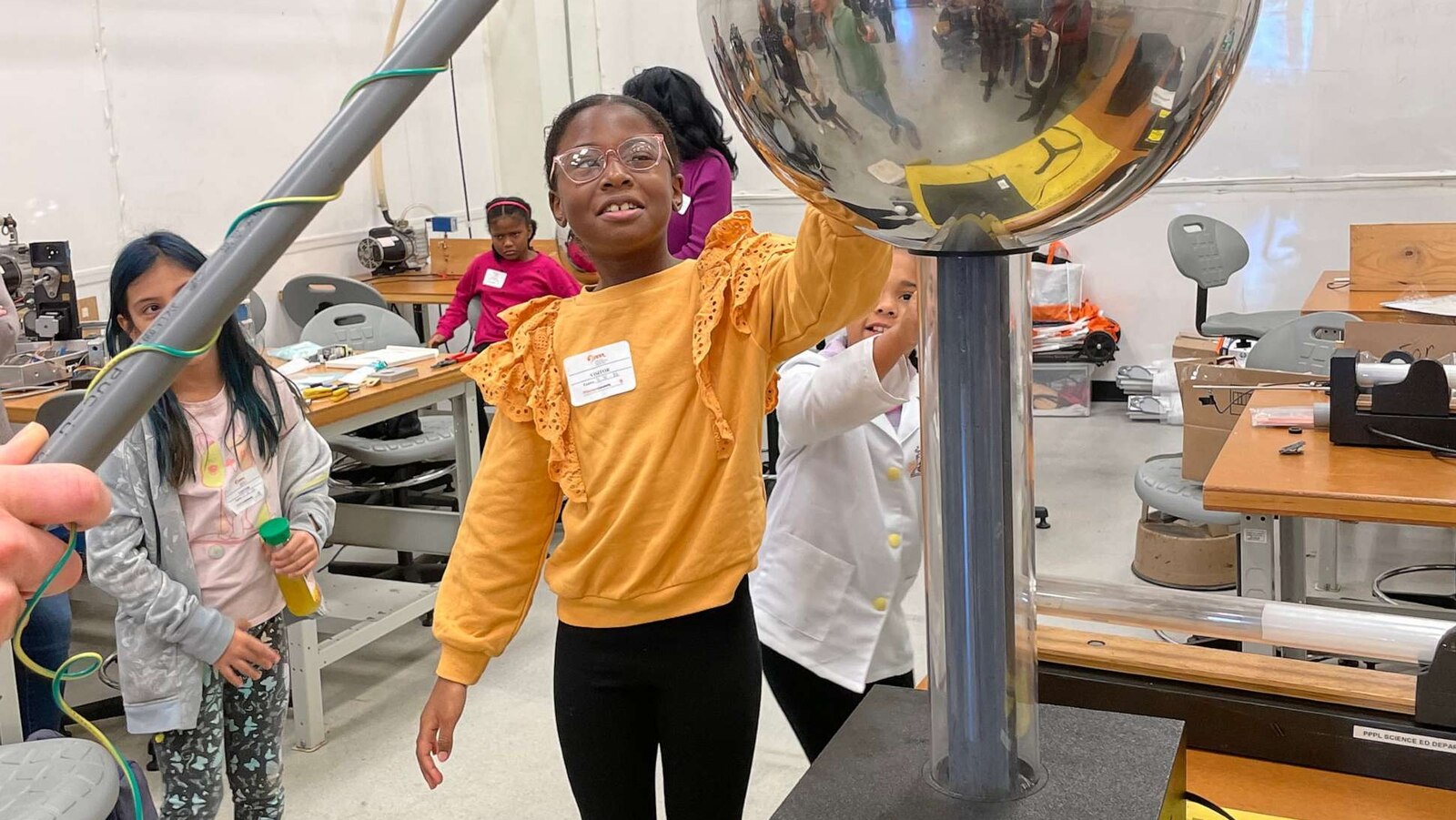 Mother of 9-year-old girl who says daughter was profiled over ...