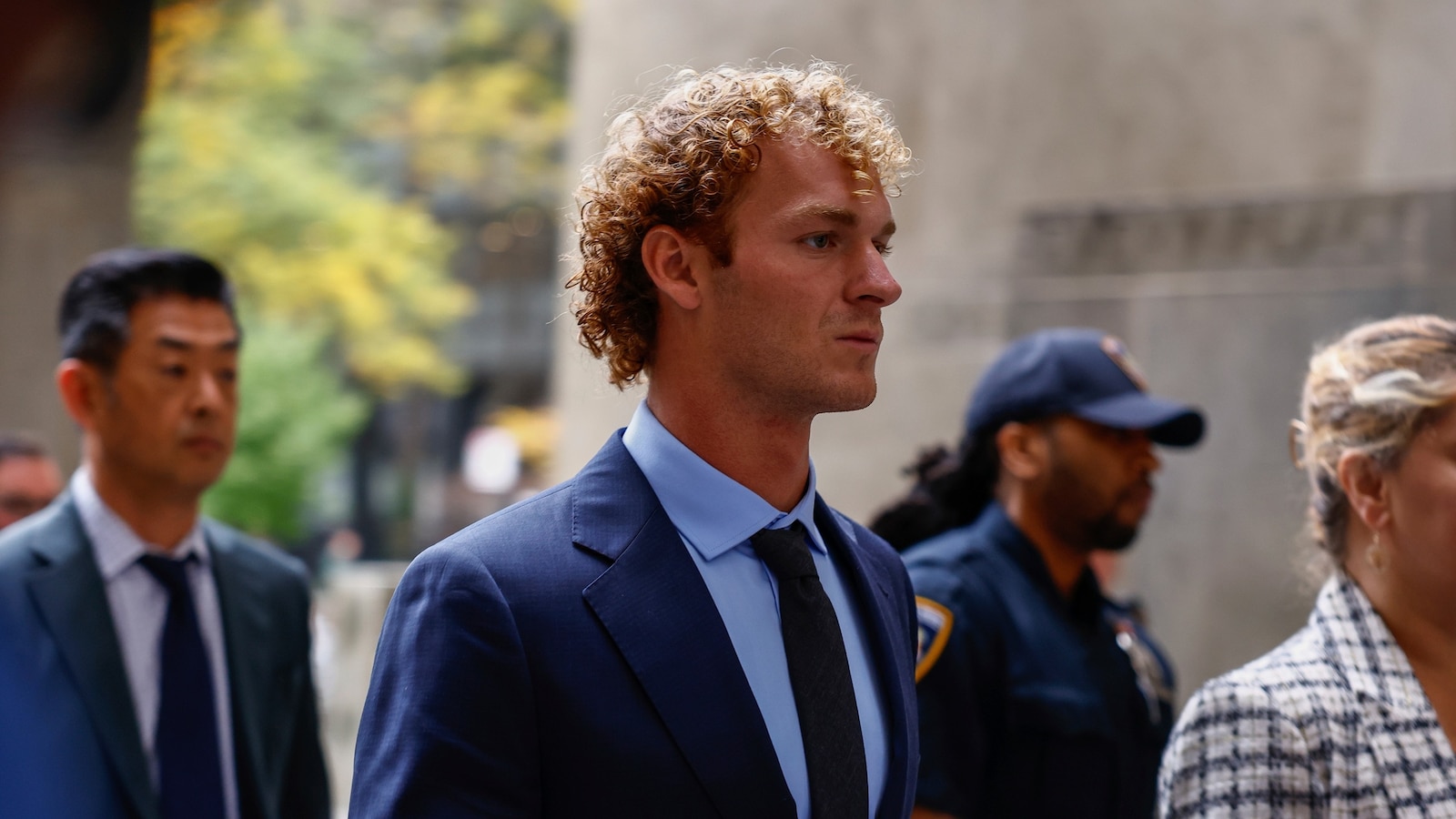 Video of Jordan Neely's subway chokehold death shown to jury in Daniel Penny manslaughter trial ...