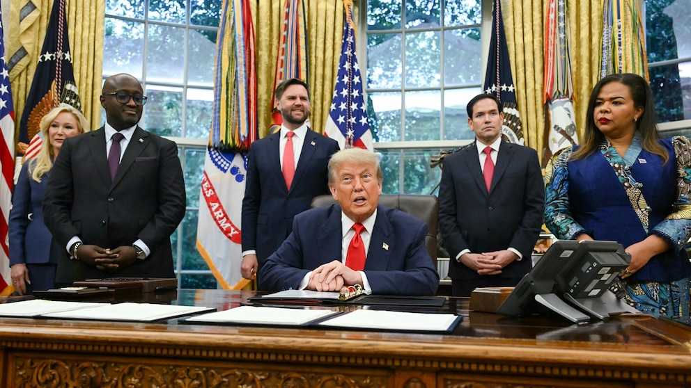 Trump heralds US-brokered peace deal between DRC, Rwanda - ABC News