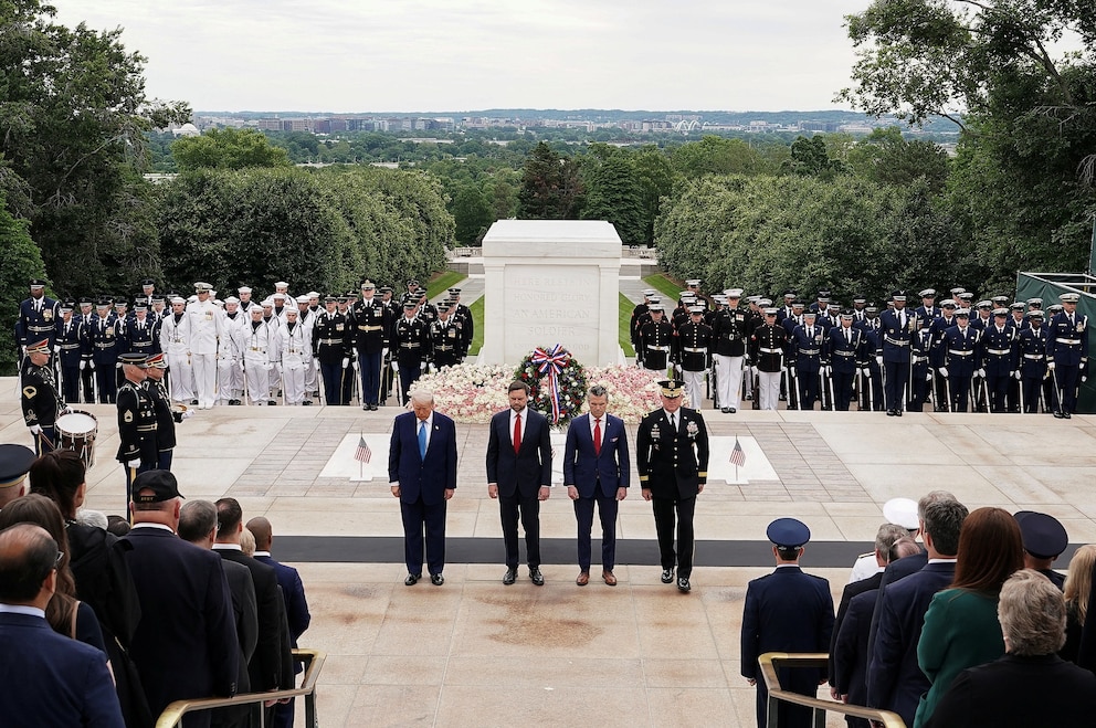 Trump takes veiled swipe at Biden in Arlington Memorial Day remarks ...