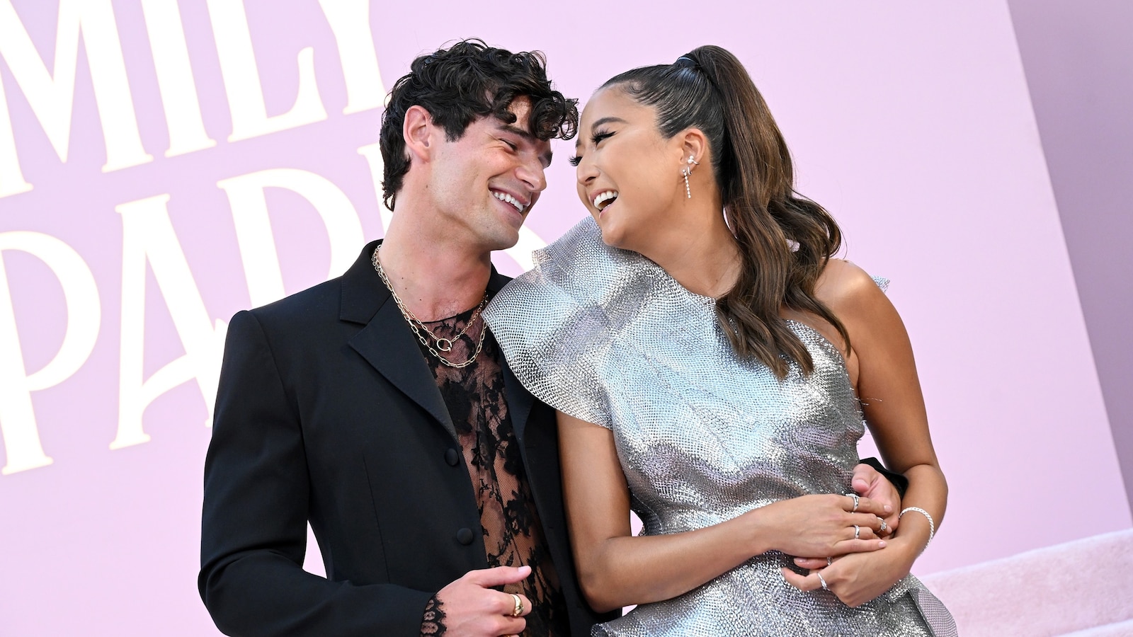 'Emily in Paris' stars Paul Forman, Ashley Park on working together and ...