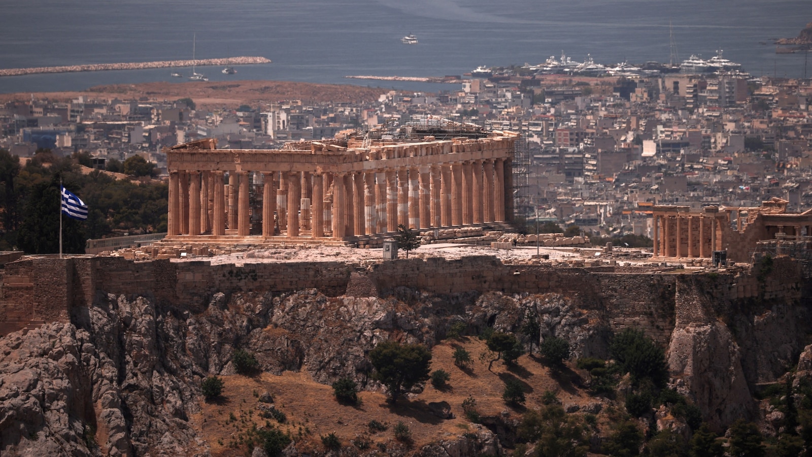 Earliest-ever heat wave in Greece closes Acropolis and public schools ...