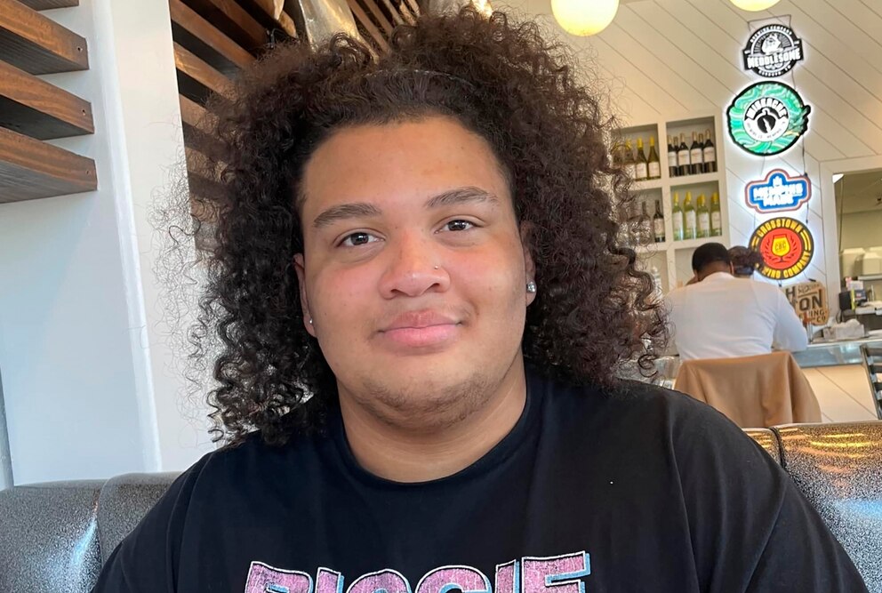 High school football player dies from heatstroke: Family - Good Morning America