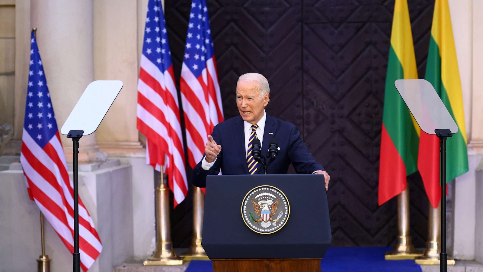 'We will not waver': Biden highlights unity on Ukraine as high-stakes ...