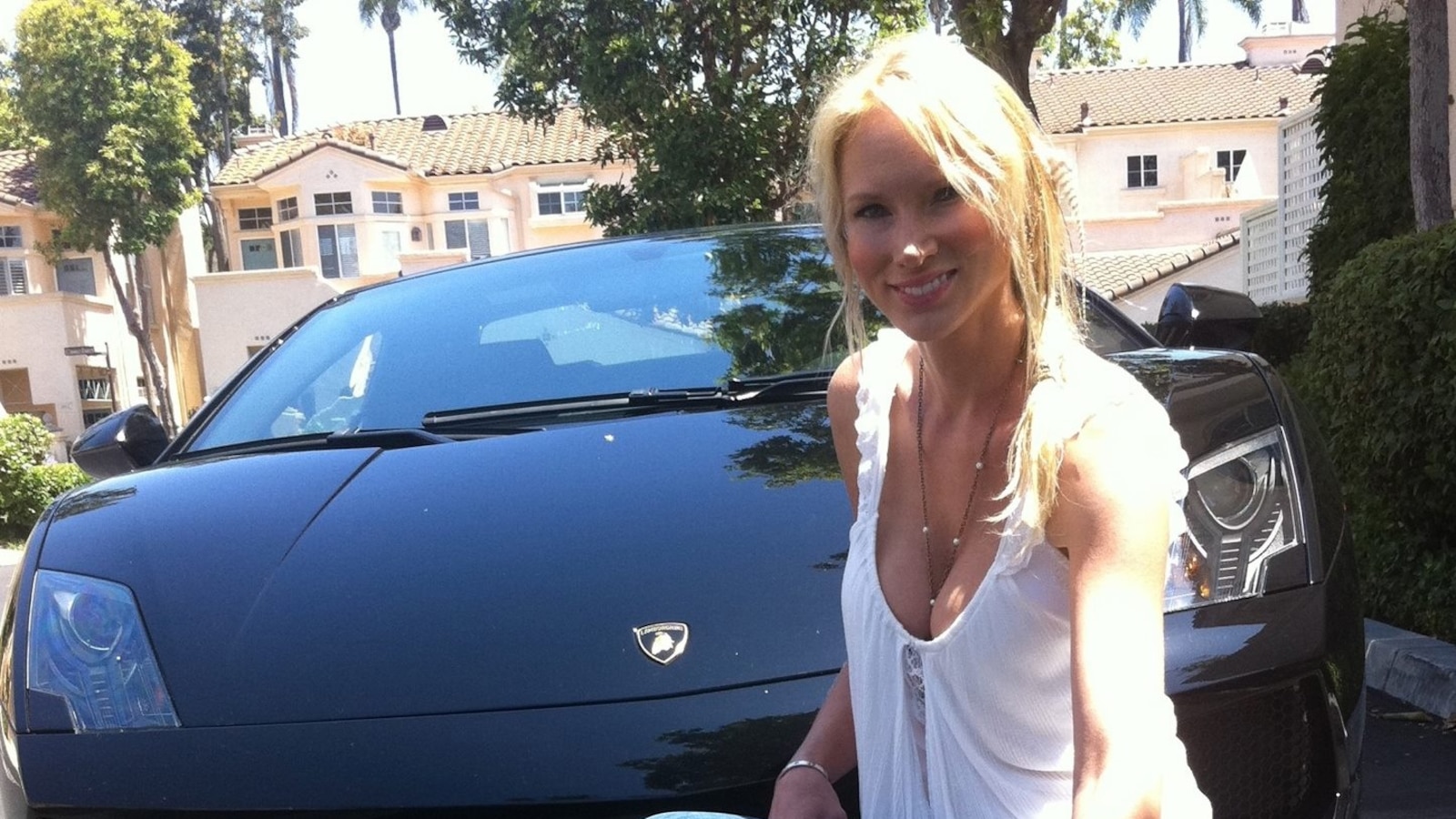 San Diego woman charged in murder-for-hire plot to kill husband - ABC News