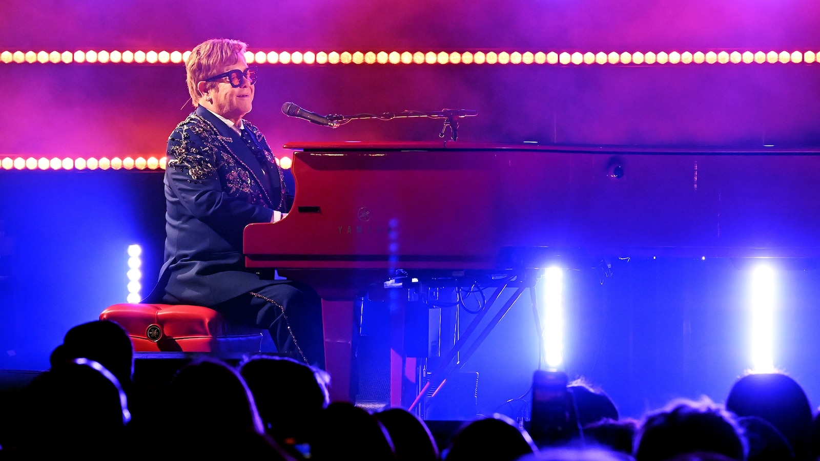 Elton John looks back on his life on tour, shares why Dodger Stadium is ...
