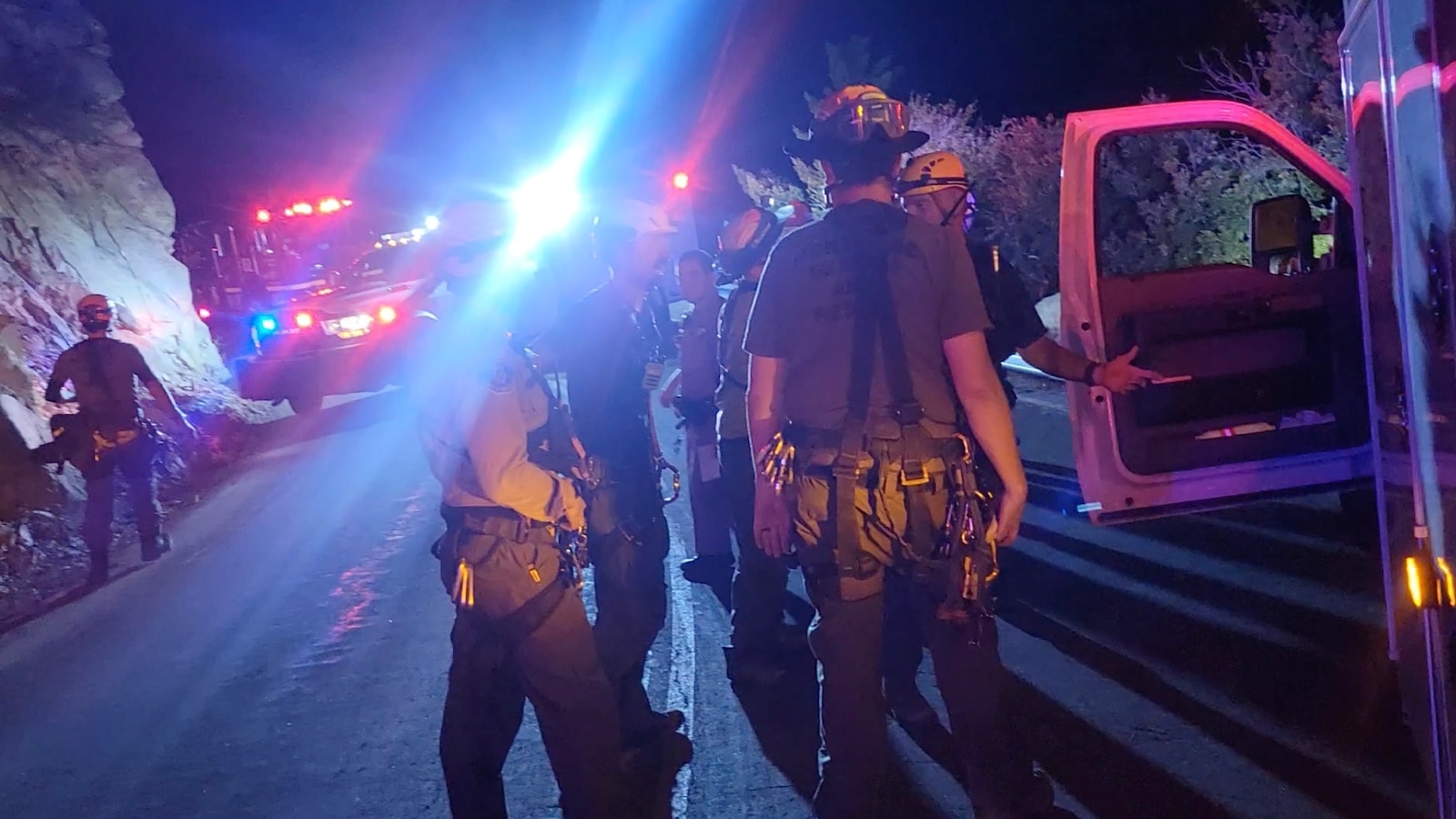 A Los Angeles man drove off a 400-foot cliff. Rescuers say an iPhone ...