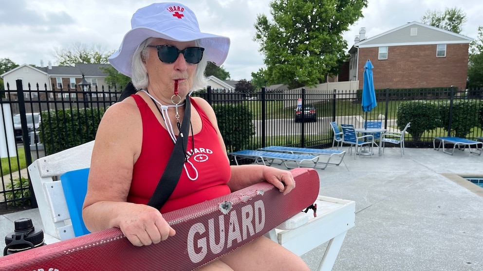 66-year-old grandmother becomes a lifeguard amid shortage - ABC News