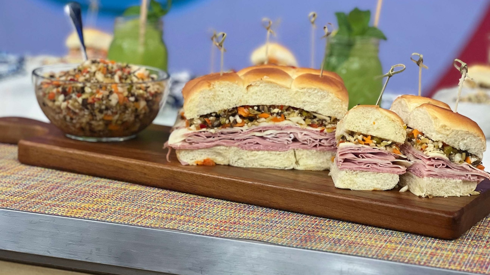 Chef Amanda Freitag unpacks her perfect picnic basket - ABC News