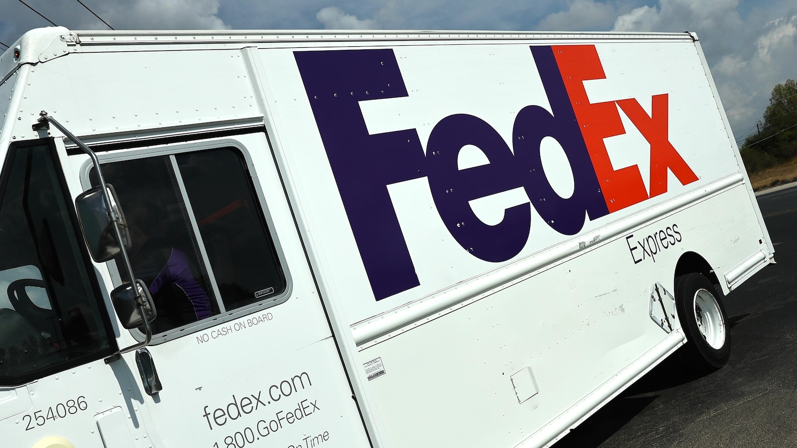 FedEx sues Trump administration for 'full refund' after tariffs ...