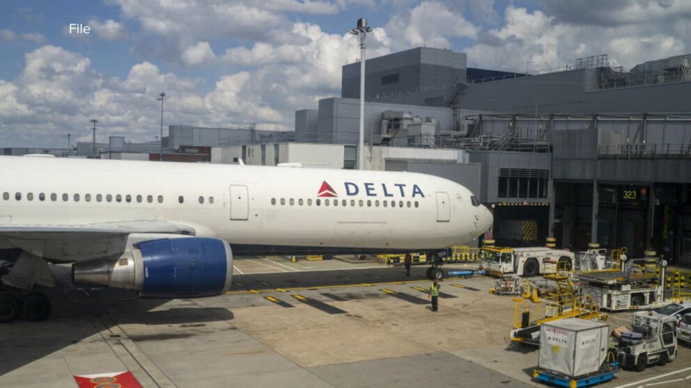 Video Off-duty Alaska Airlines pilot out on bail - ABC News