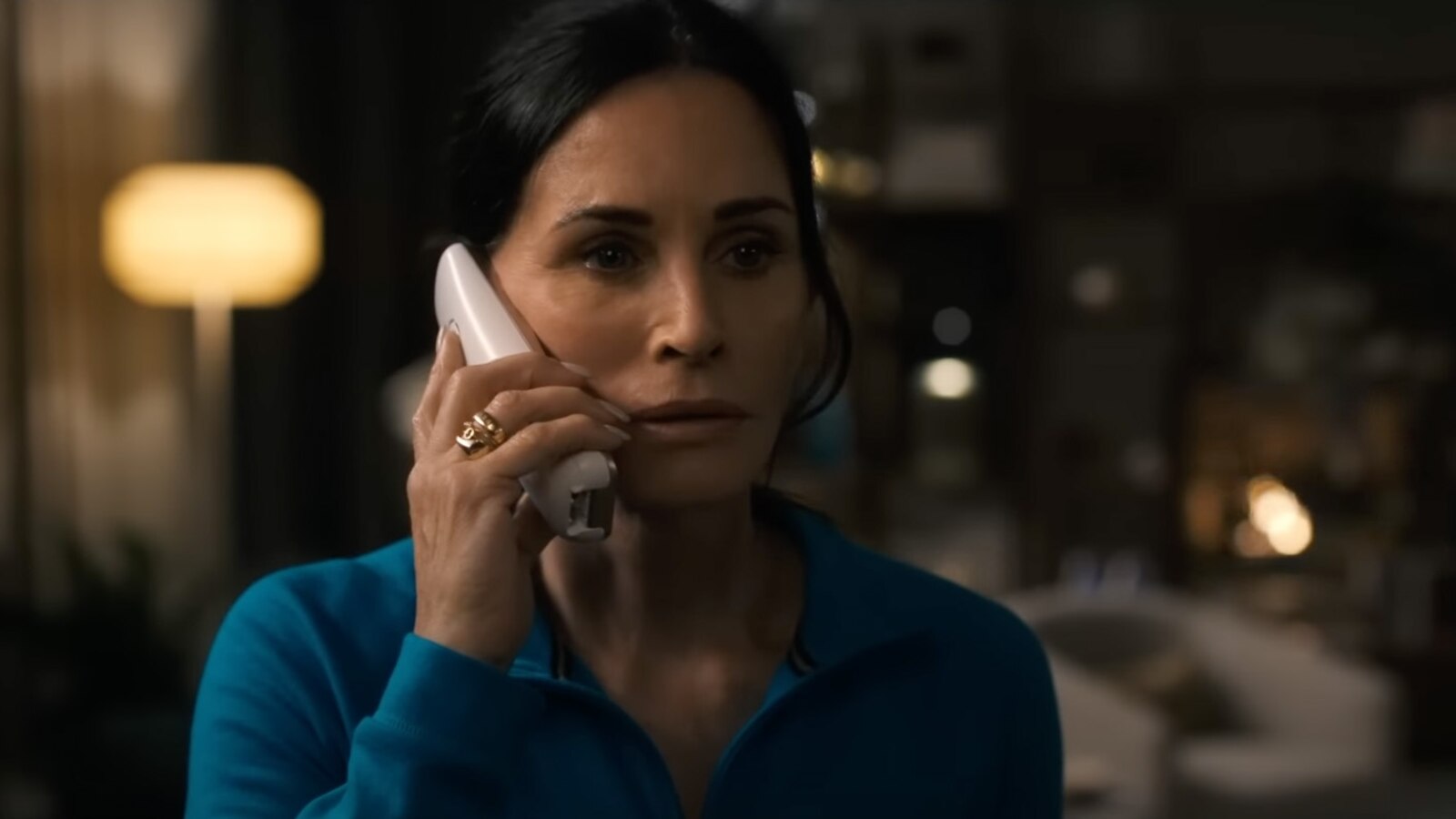 Courteney Cox takes a call from Ghostface in final 'Scream 6' trailer: Watch here - ABC News