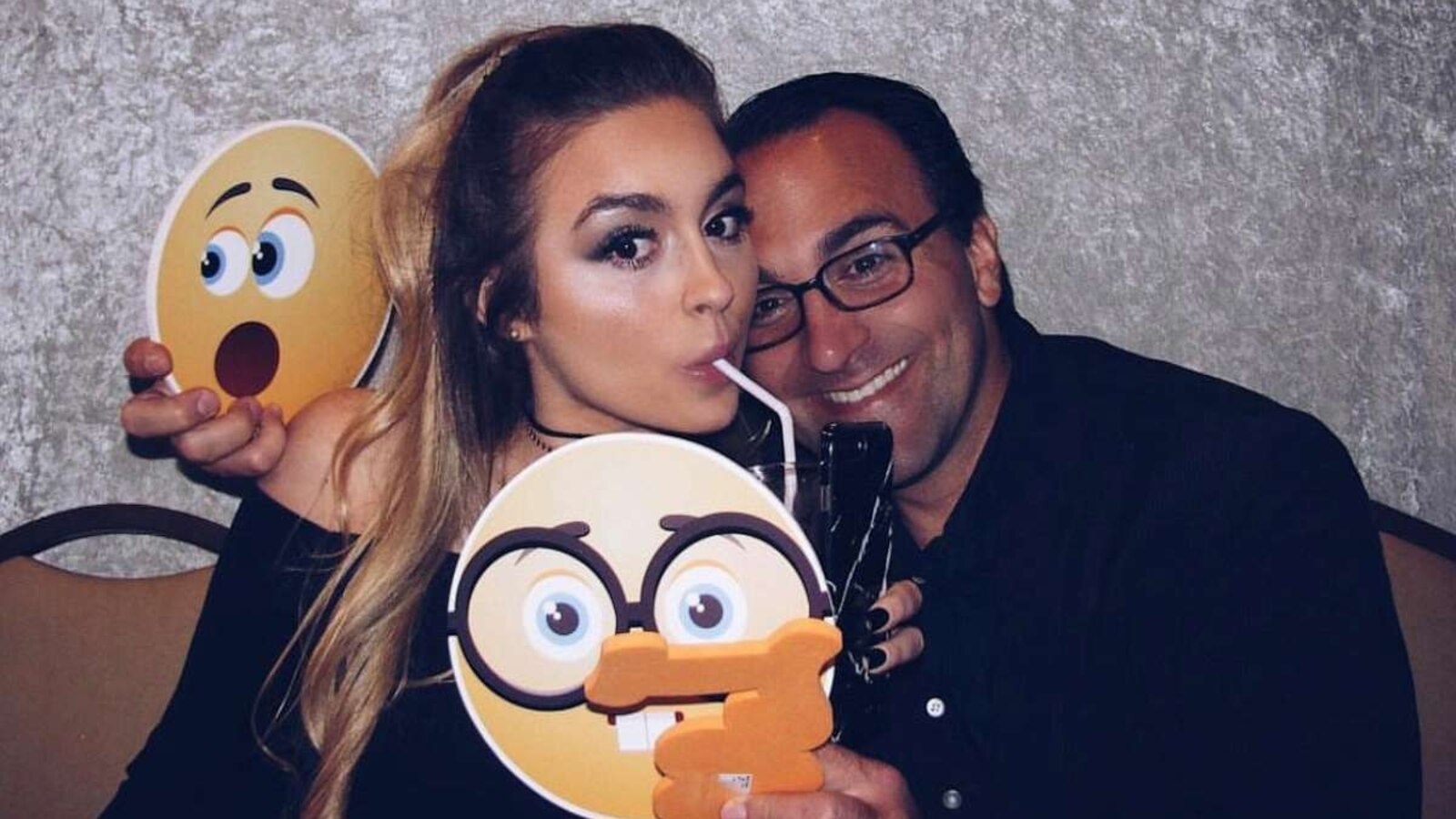 Dad hilariously exits his family text chain: 'I can't live with this ...