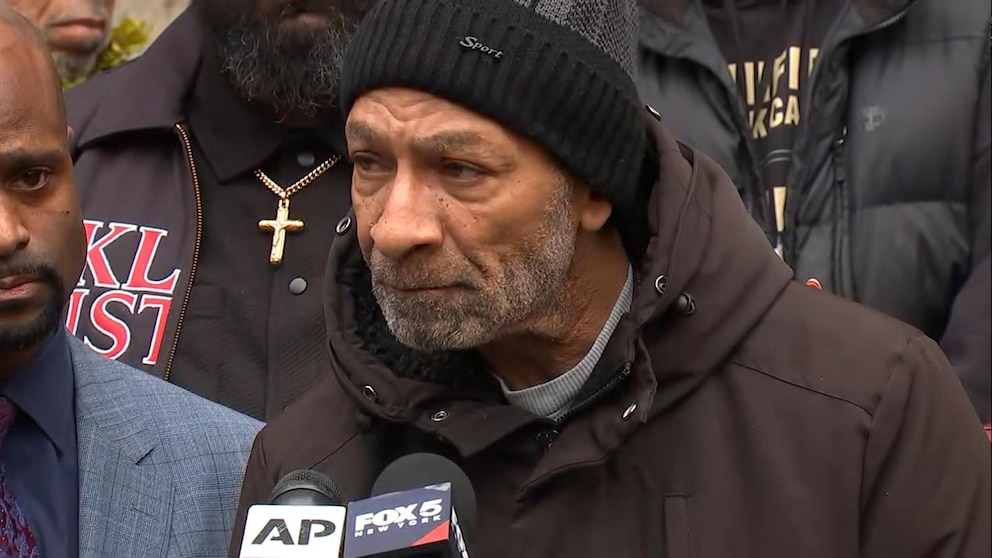 Video Jordan Neely's family reacts after Daniel Penny's not guilty ...