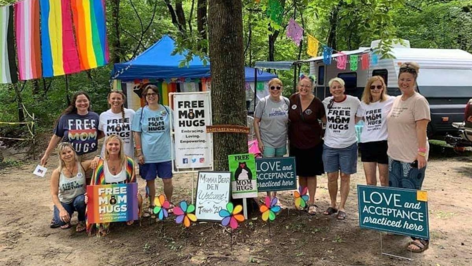 Amid anti-LGBTQ hate, online groups offer safe spaces for parents of LGBTQ kids - ABC News