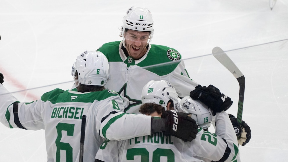 Robertson scores twice, Stars beat Canadiens 7-0 for fourth straight win - ABC News