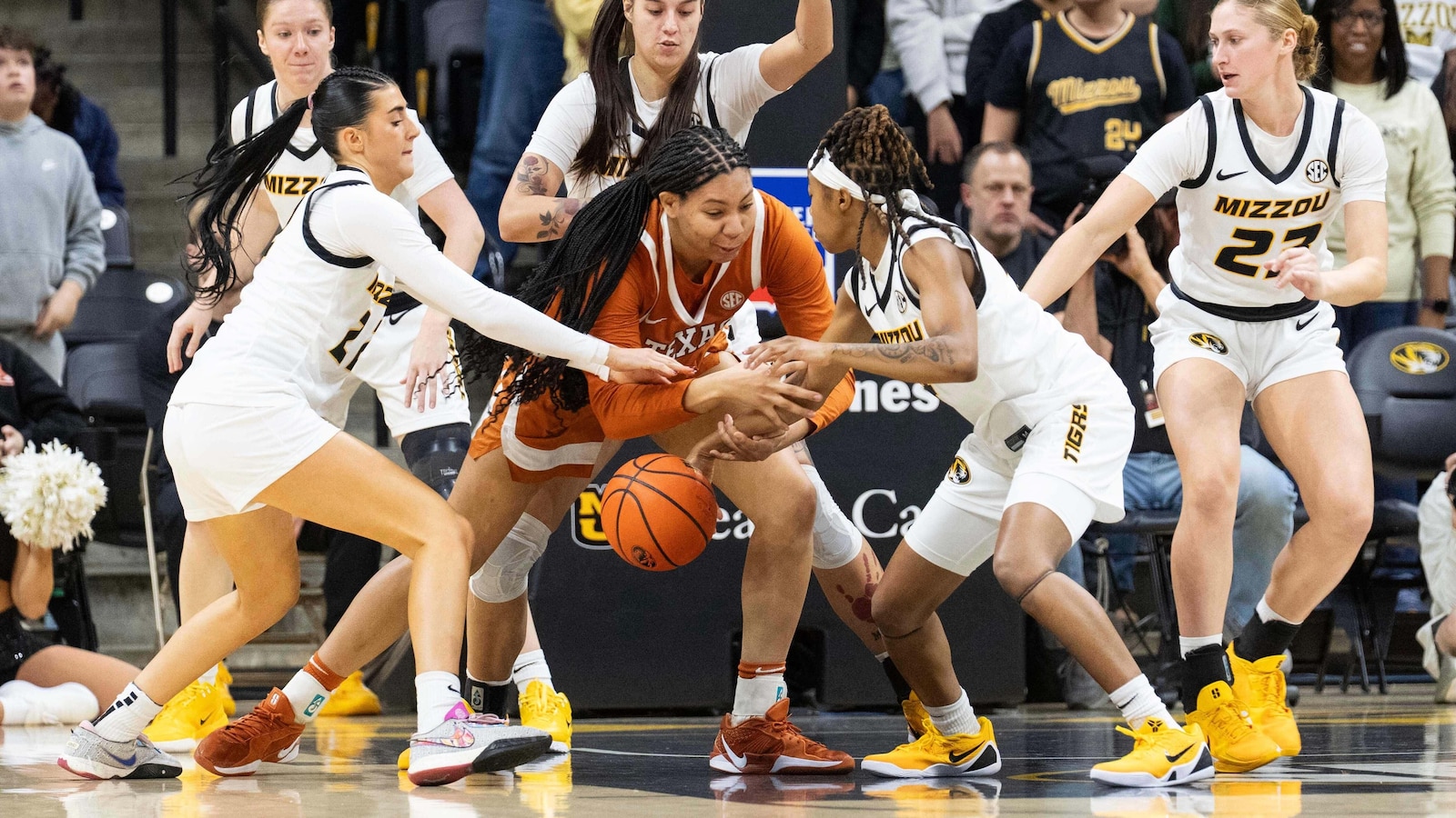 Madison Booker has 28 points and 10 rebounds to lead No. 2 Texas past Missouri 89-71 - ABC News