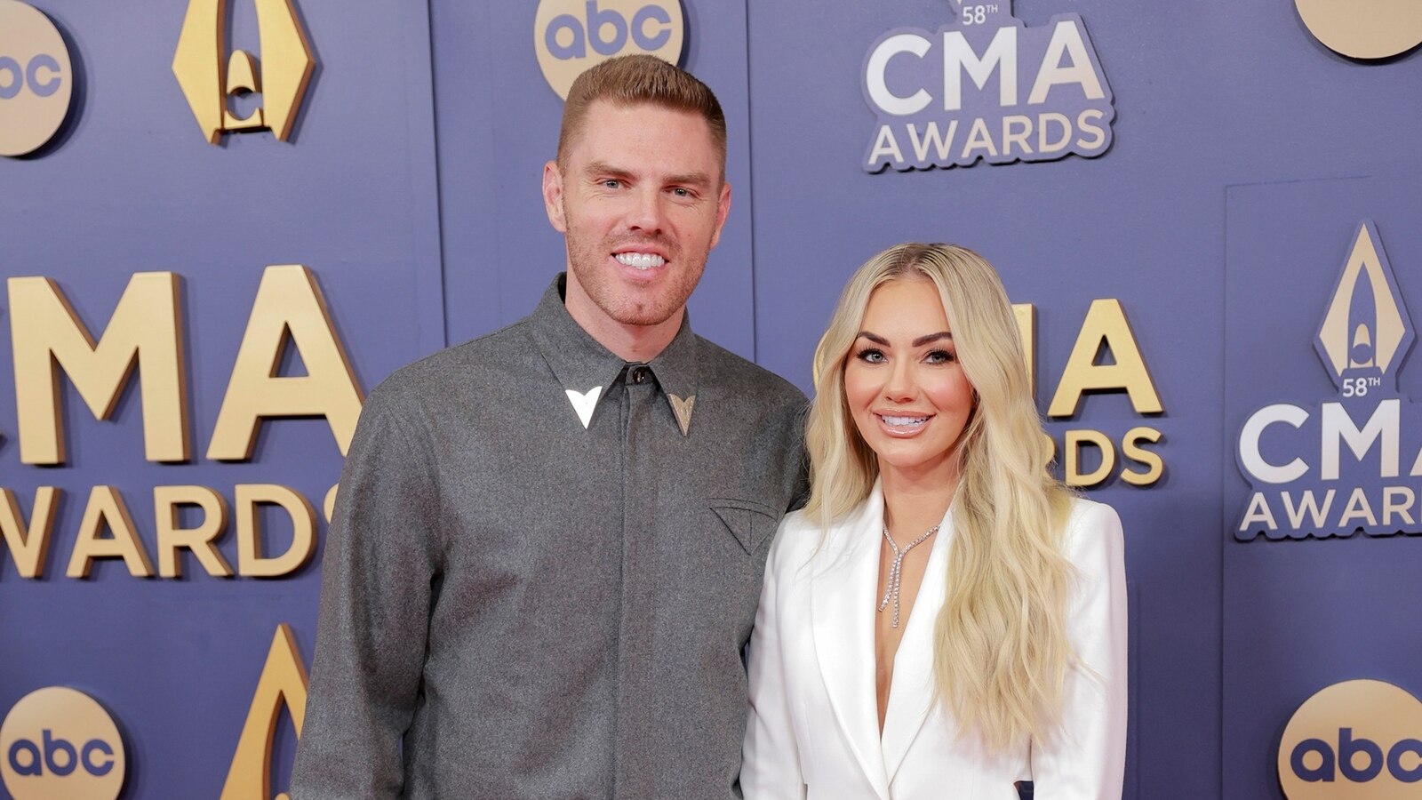 Freddie Freeman hits CMA Awards red carpet with wife Chelsea Freeman ...