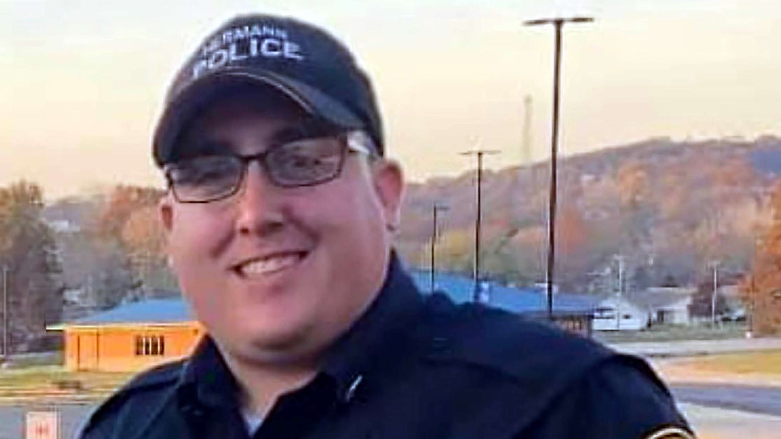 Suspect in fatal Missouri cop shooting surrenders to authorities - ABC News