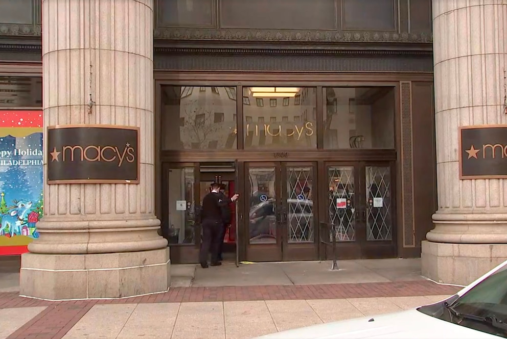 1 security guard killed, 1 hurt in stabbing at Macy's in Philadelphia ...