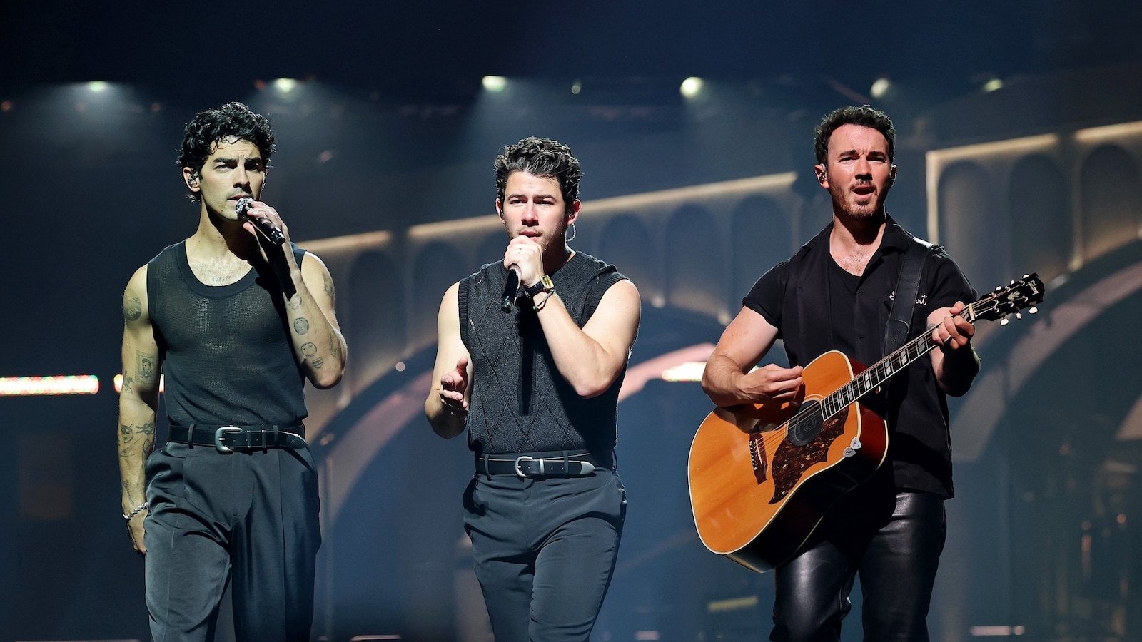 Jonas Brothers add 19 new dates to North American 'Greetings From Your ...