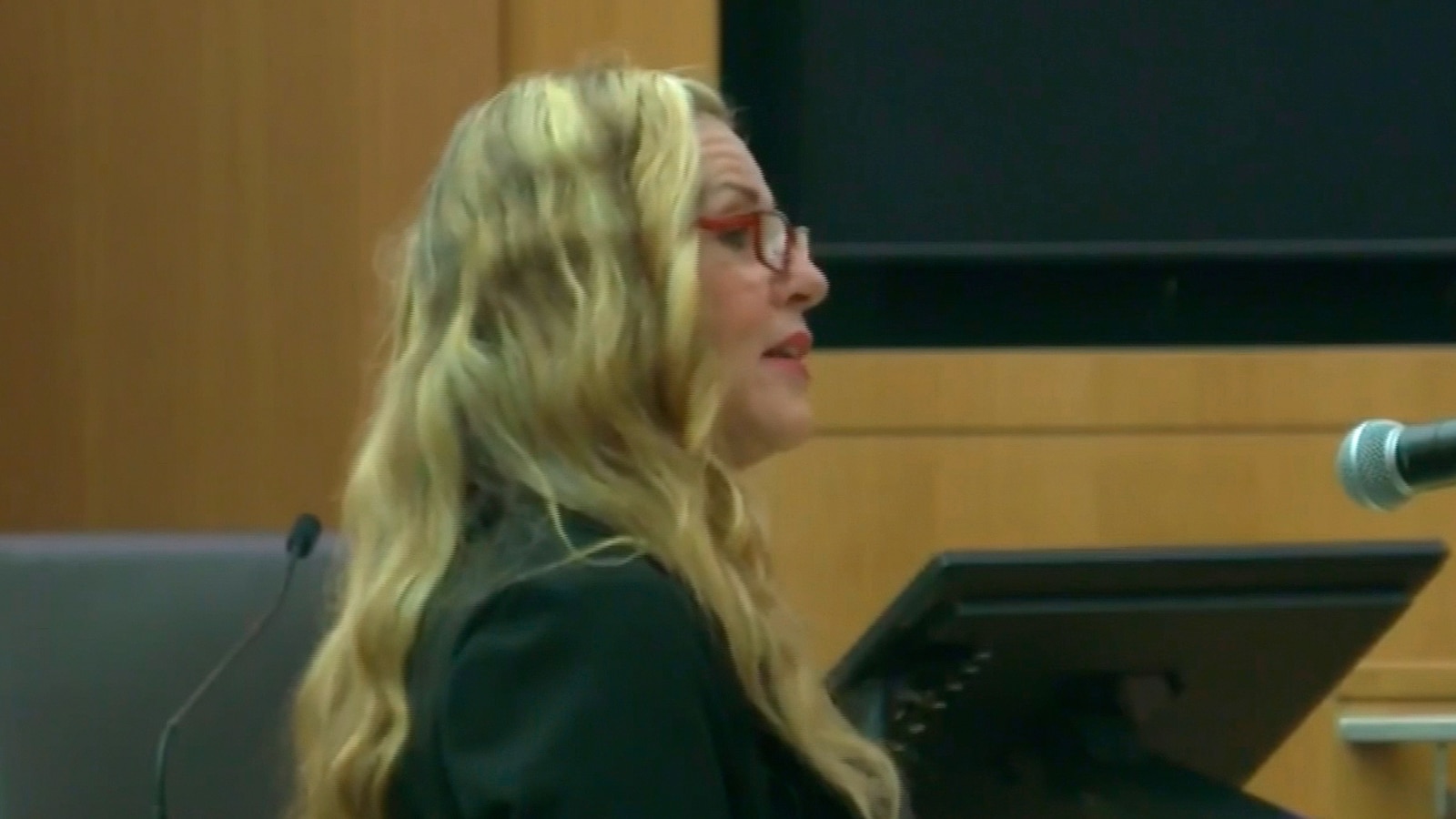 'Doomsday mom' Lori Daybell delivers opening statement in her latest ...