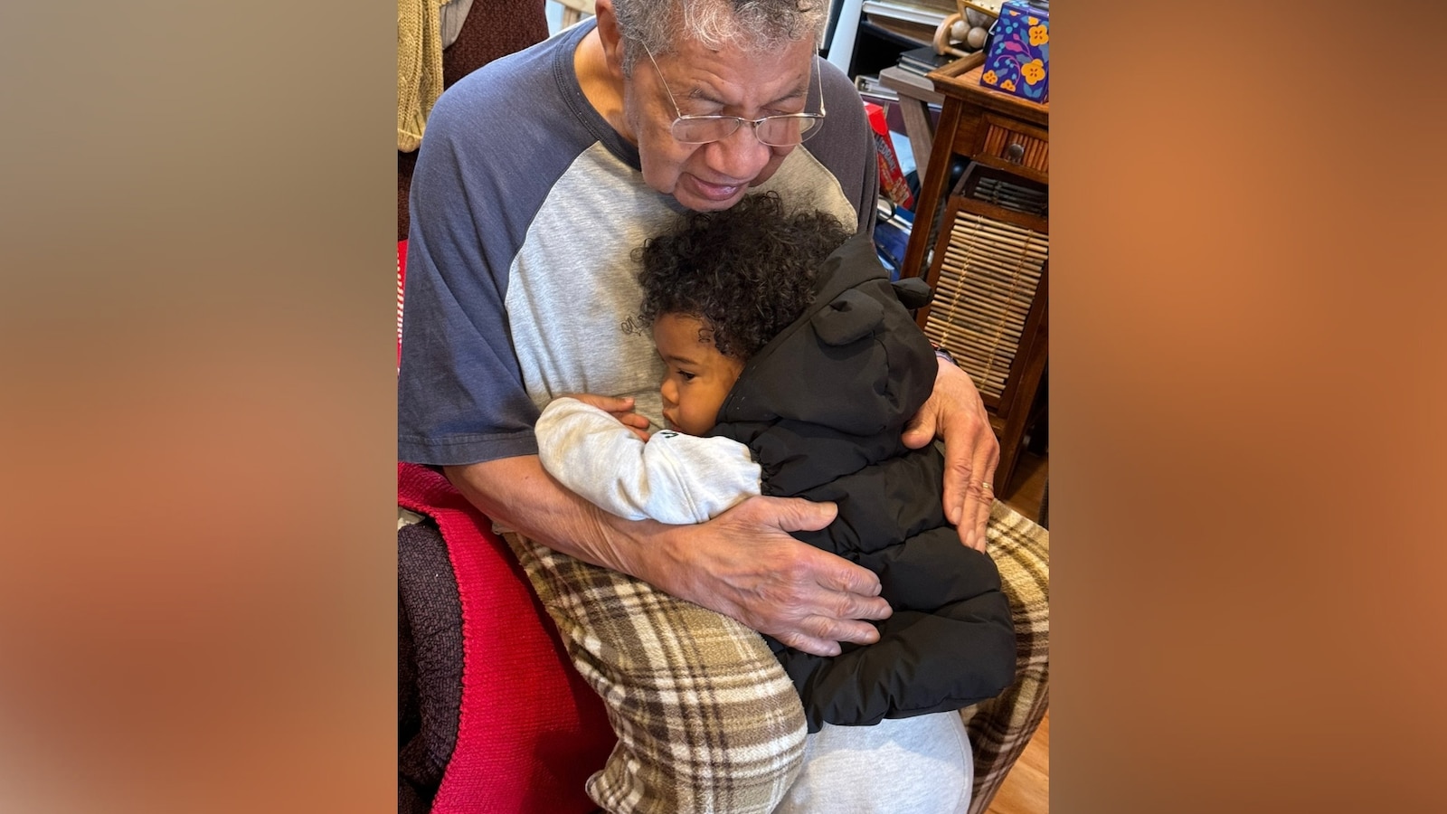 2-year-old helps great-grandfather fight Parkinson's disease - ABC News