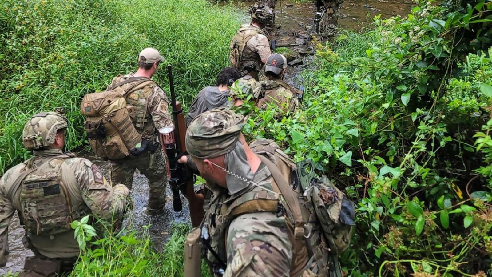 Escaped murderer Danelo Cavalcante planned to flee to Canada, says cops ...