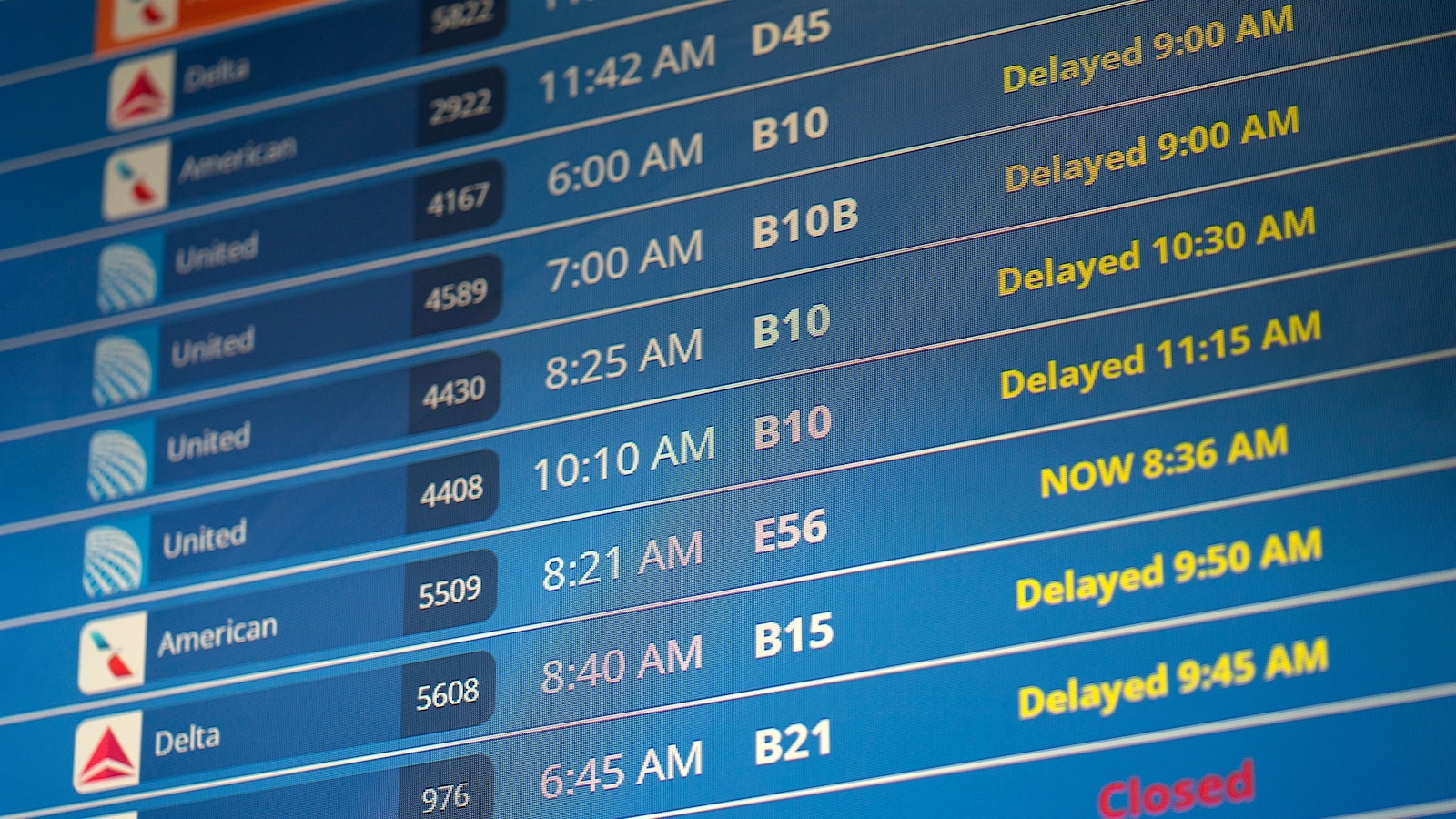 Travel expert explains new requirement for airlines to refund canceled ...