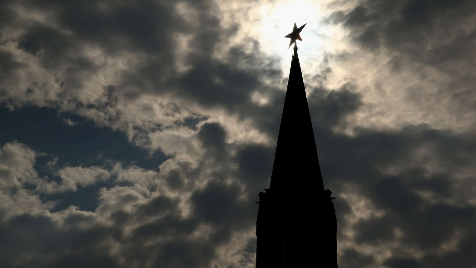 Who is Michael Travis Leake, the 51-year-old American reportedly ...