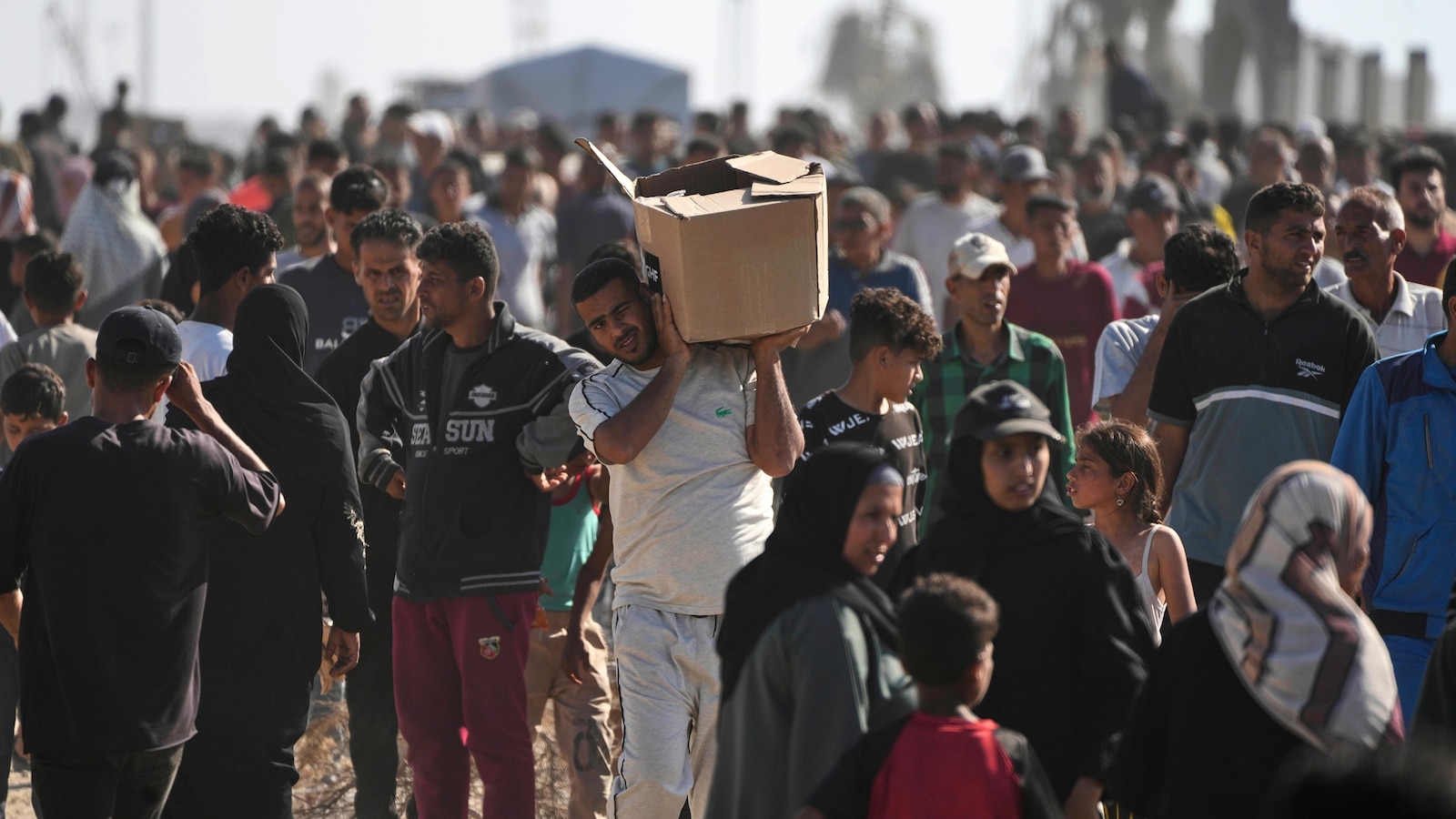 'Heartbreaking': Thousands overwhelm Gaza food distribution site after ...
