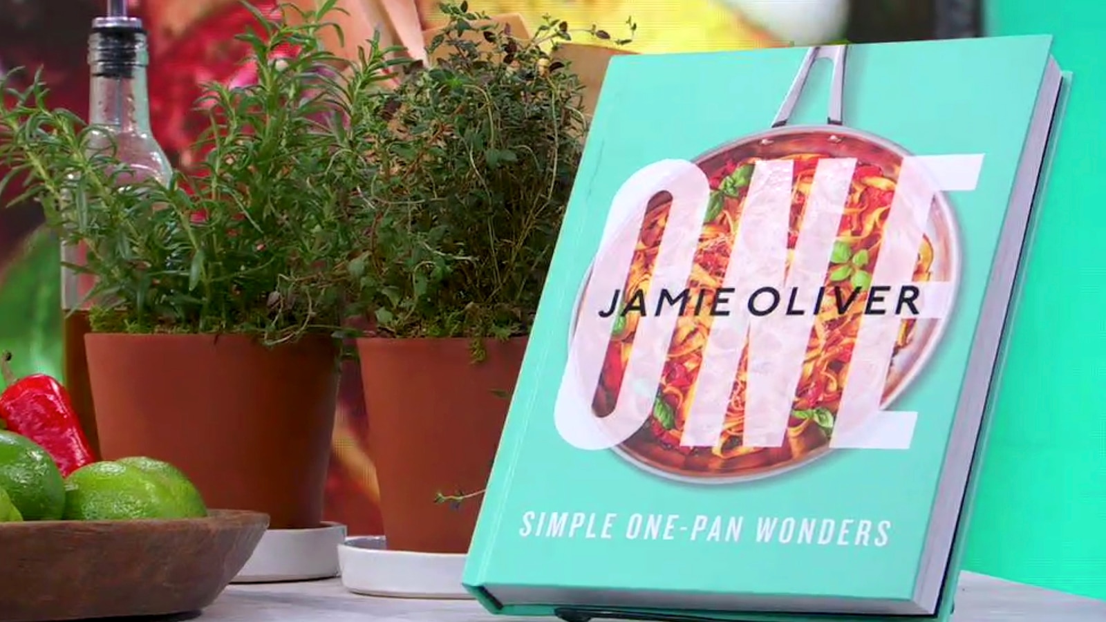 Chef Jamie Oliver shares smoked pancetta and bean pasta recipe from ...
