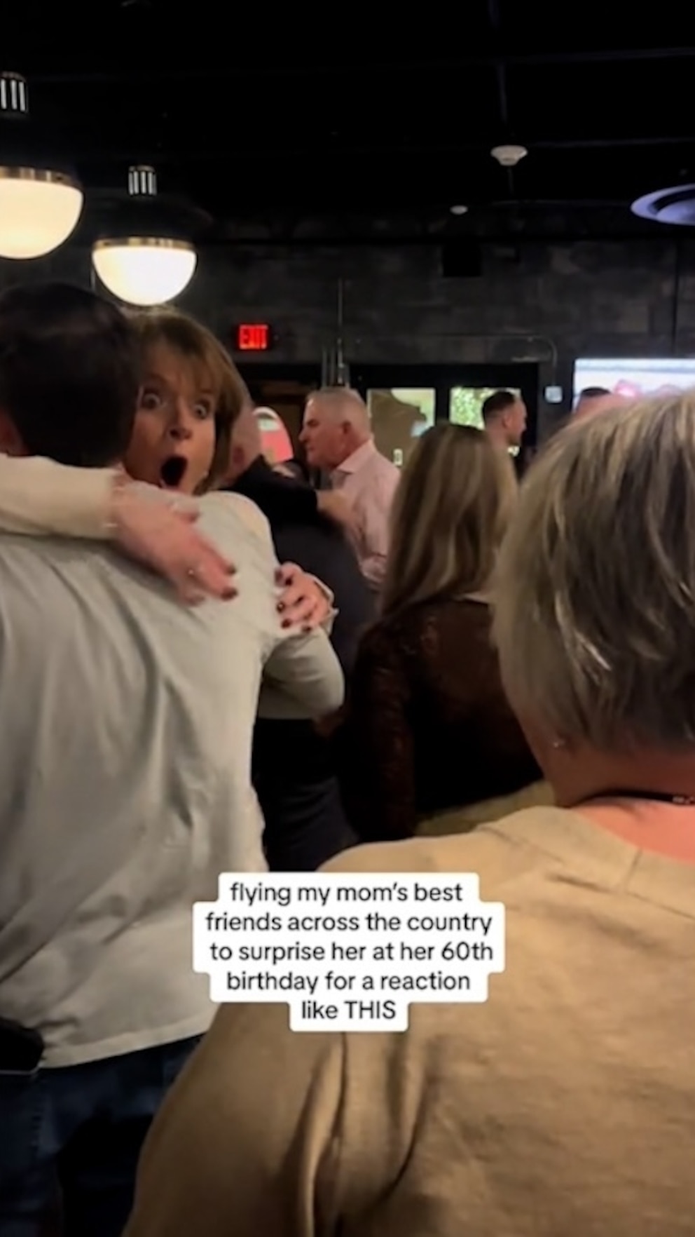 Video Mom is stunned when friends show up from across the country for ...