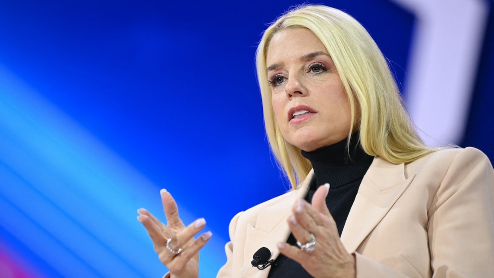 What Pam Bondi, Trump's new AG pick, has said about investigating DOJ ... What Pam Bondi, Trump's new AG pick, has said about investigating DOJ ...